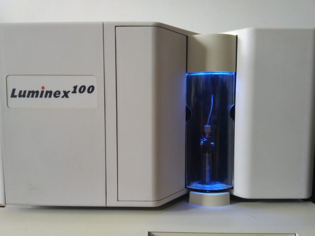 Luminex 100 Immunoassay Analyzer