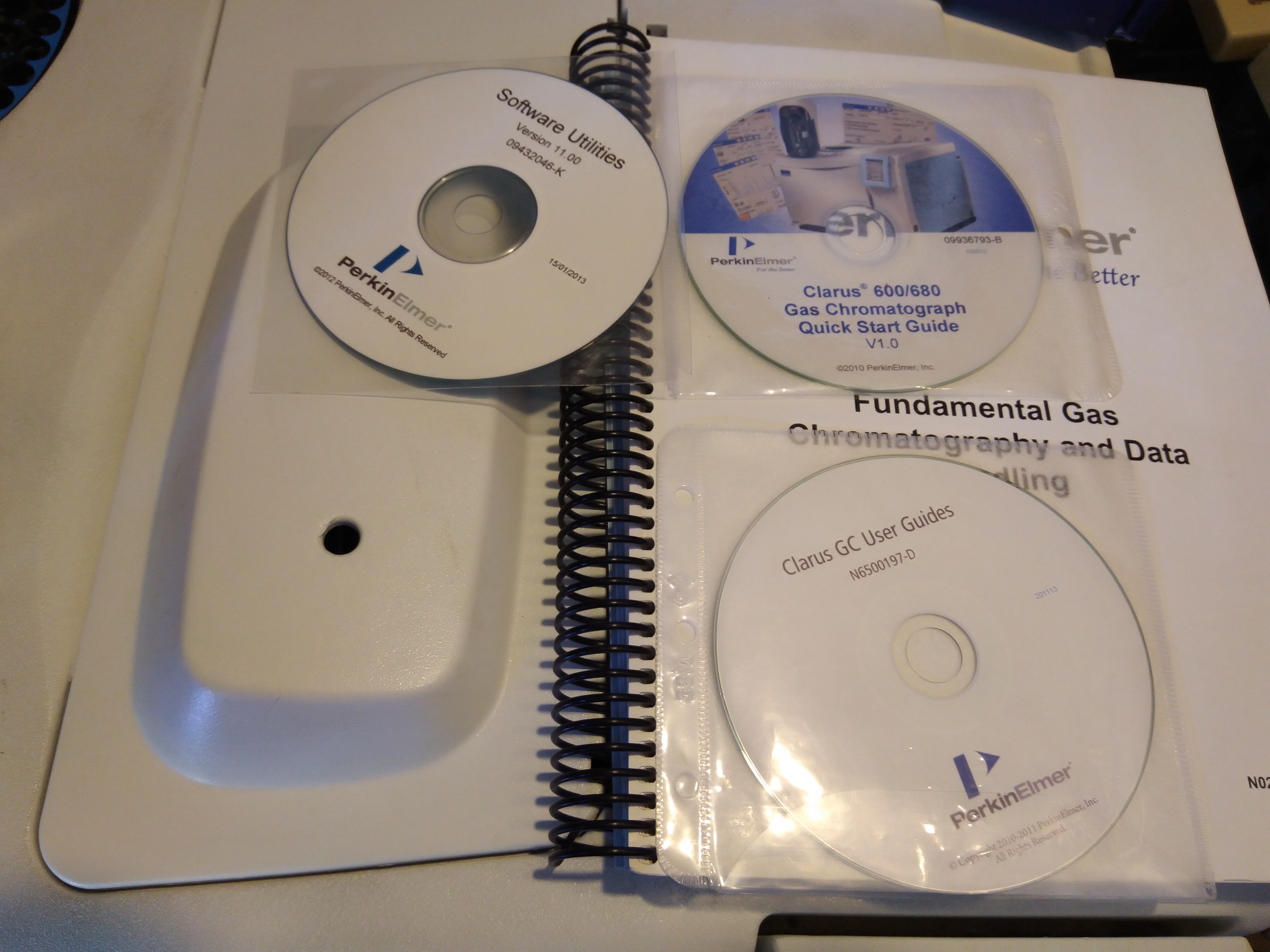 Perkin Elmer Clarus 680 GC Gas Chromatograph System - InnovTrendLab