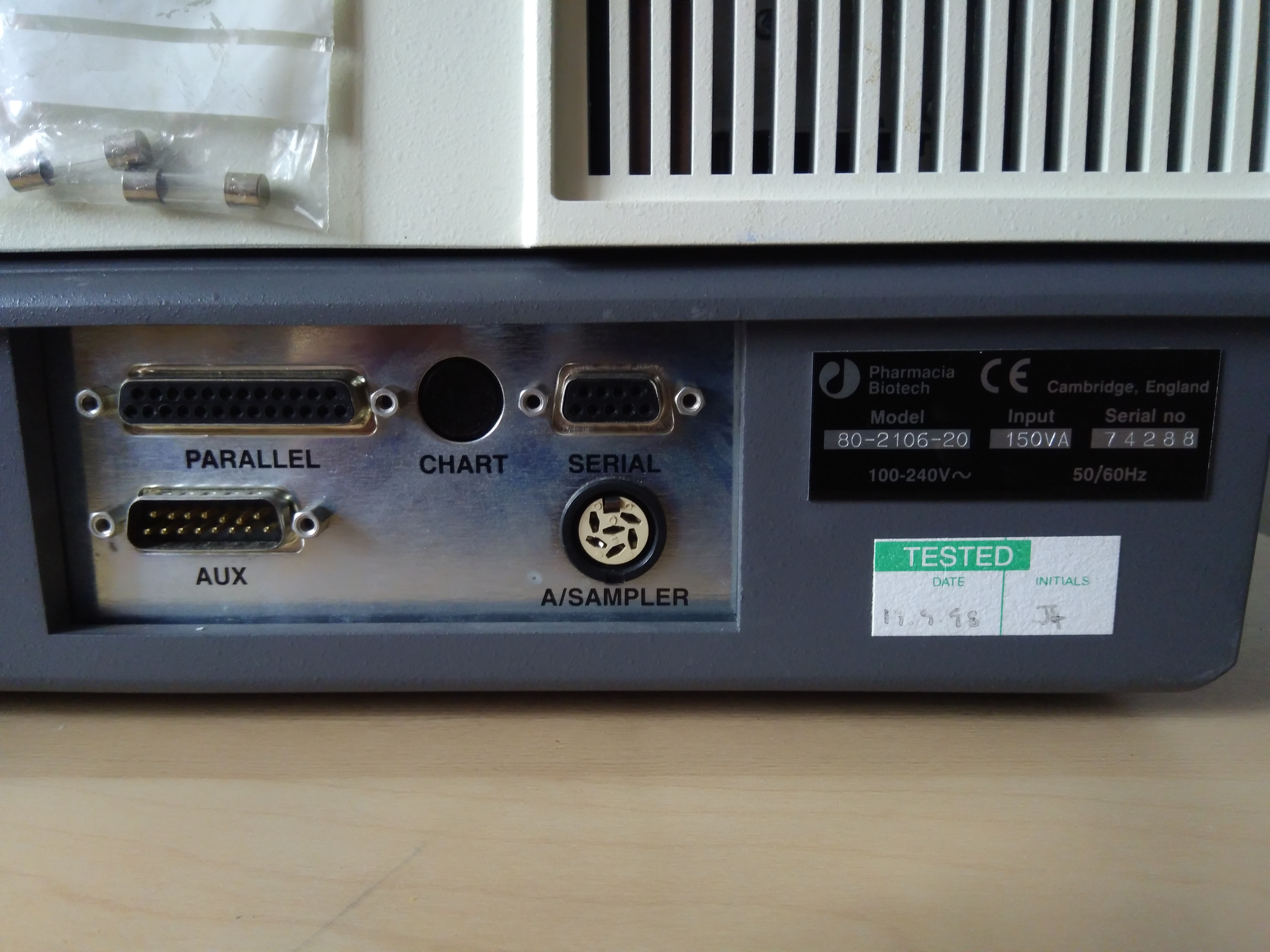 Pharmacia Ultrospec 3000 UV-Vis Scanning Spectrophotometer - InnovTrendLab